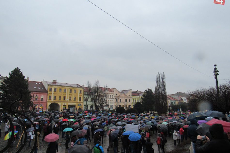 Prešov zažil ďalšie zhromaždenie Za slušné Slovensko: Pozrite si to na ...
